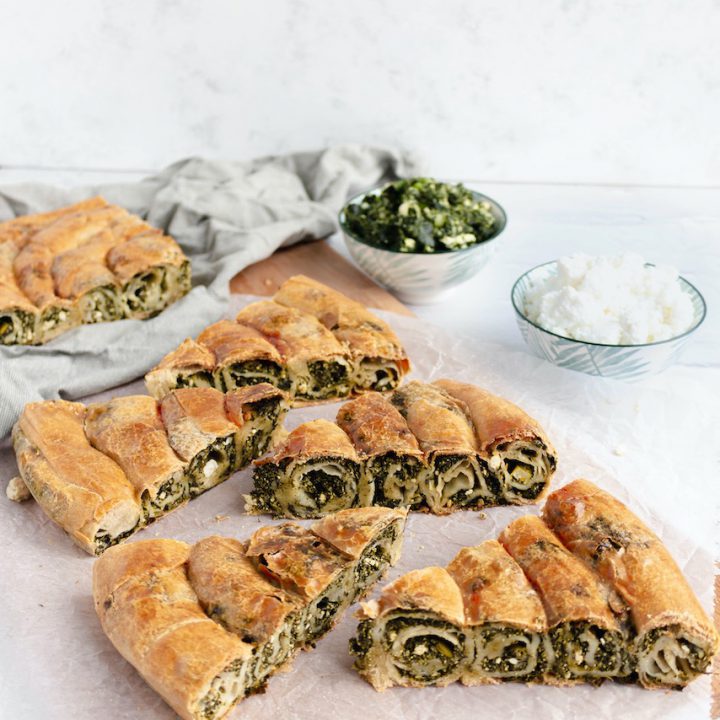 Greek Swirl Spinach and Cheese Pie (spanakotiropita) ~ Foodathlon