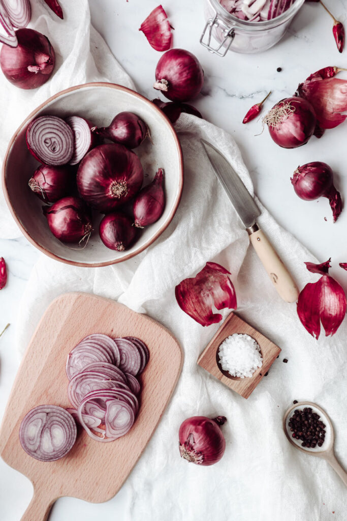 pickled-red-onions-foodathlon